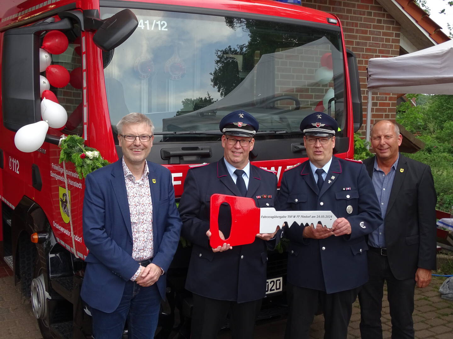 Neues Einsatzfahrzeug für die Freiwillige Feuerwehr Nindorf a.W ...